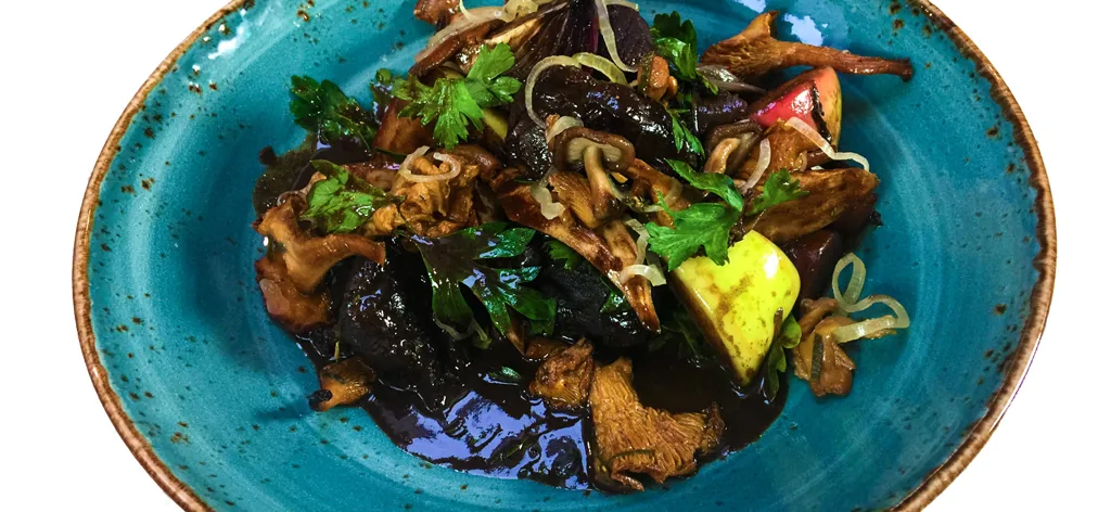 Fallow deer stew with root vegetables, apples, and mushrooms | Aimpoint