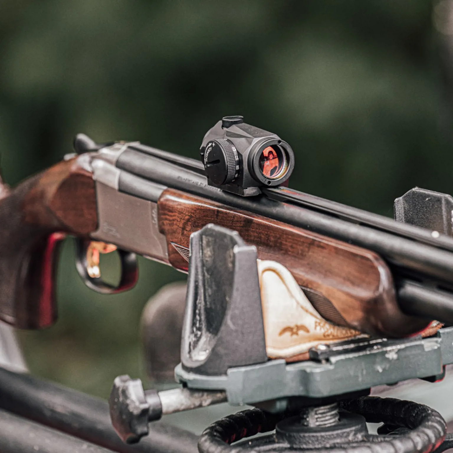 Aimpoint - Shotgun shooting with an Aimpoint® red dot sight | Aimpoint